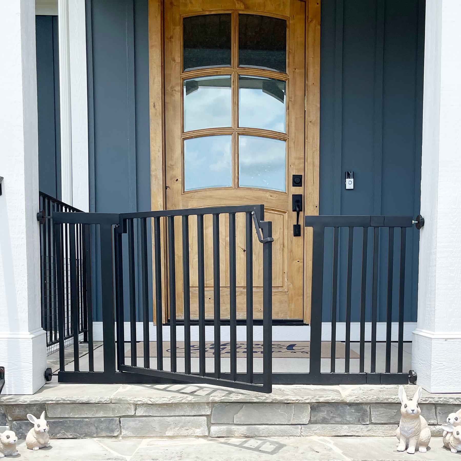 Libro Outdoor Extra Wide Metal Dog Gate w/ Door for Deck (59.5" - 100 ...